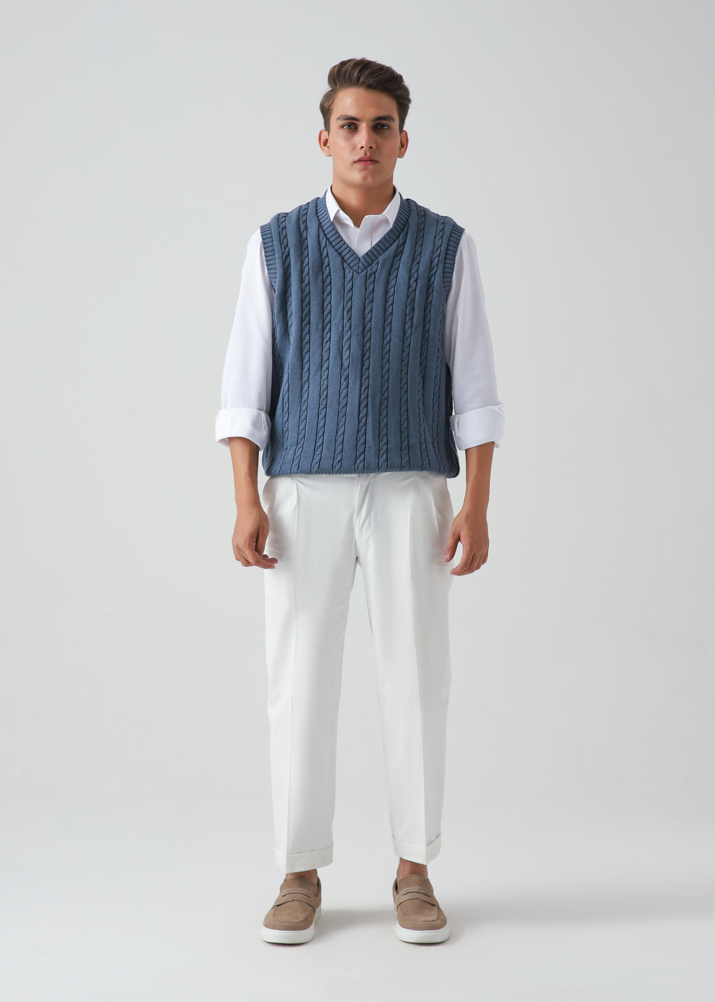 CABLE KNIT SLEEVLESS SWEATER - BLUE – zilbil